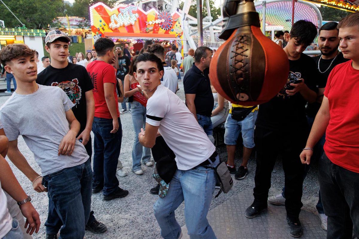 24 Stunden am Knabenschiessen: Ein Tag an der grössten Chilbi der ...