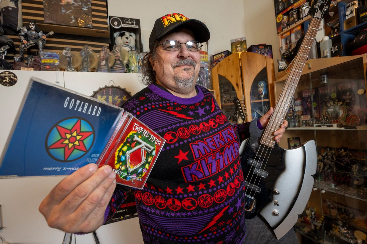 La grosse voix du Père Noël: Quand les «metalleux» chantent «Douce nuit ...
