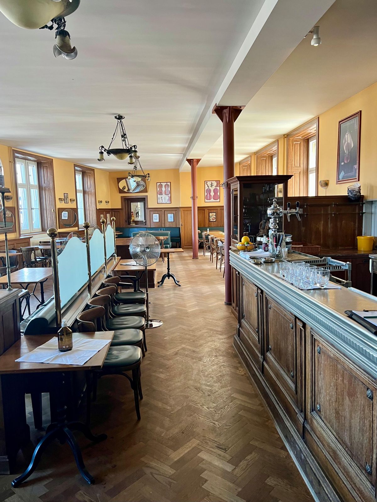 Sweet Home: Stadtspaziergang durch Basel: Schokolade zum Frühstück und ...