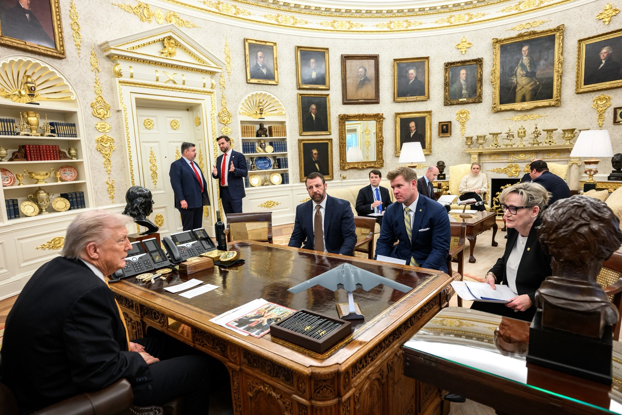 Trump: une Rolex dorée trône dans le bureau ovale | 24 heures