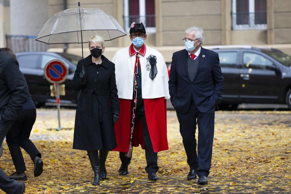Officiels et anonymes ont rendu un dernier hommage à René Felber | 24 ...