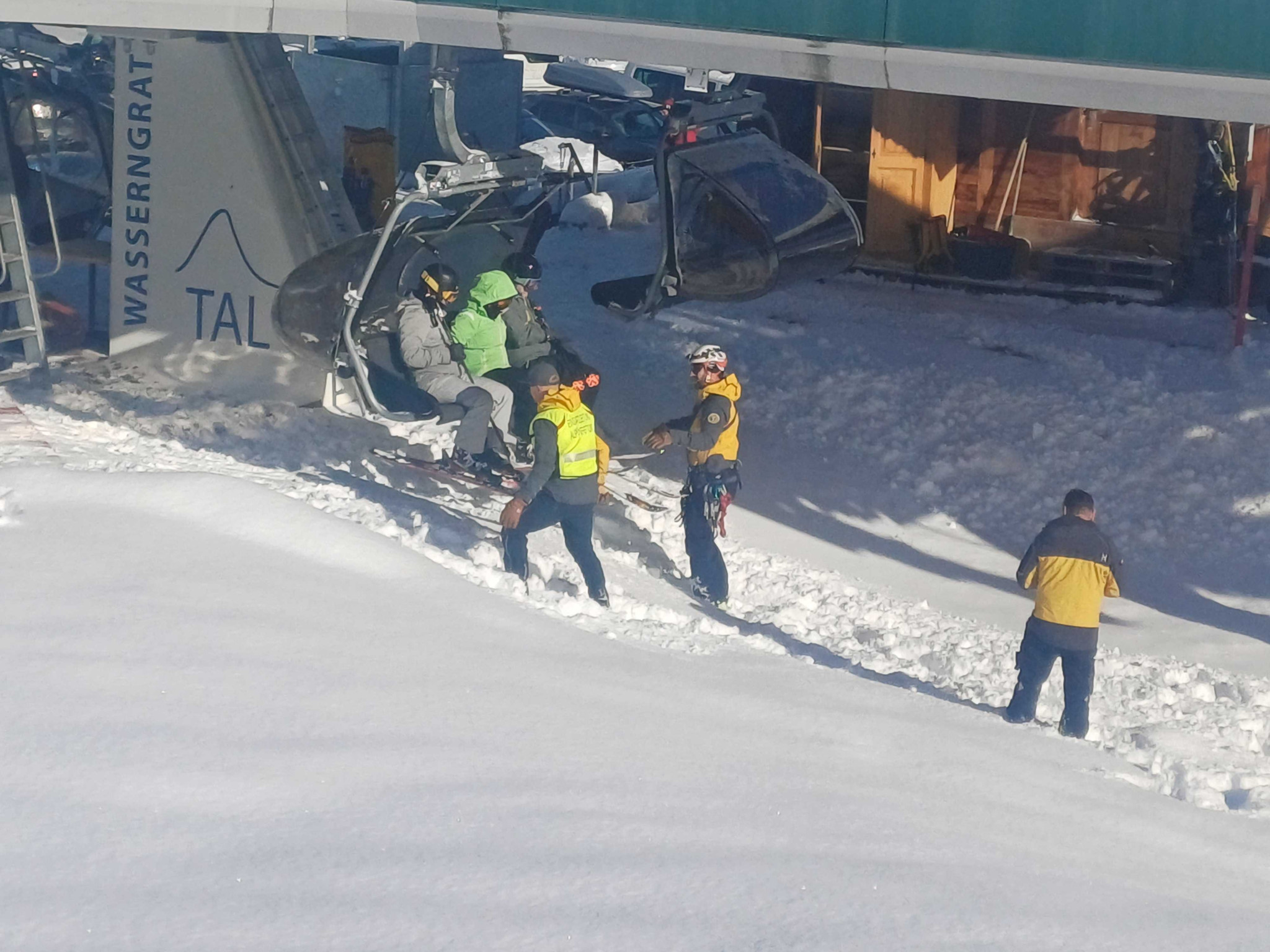 Gstaad: Sesselbahn Wasserngrat stand mehrere Stunden still