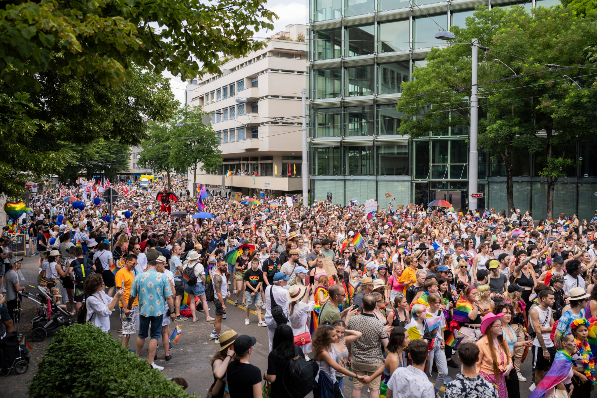 Zurich Pride: Mit fast 70 Jahren ist Heidi Brenner zum ersten Mal an ...