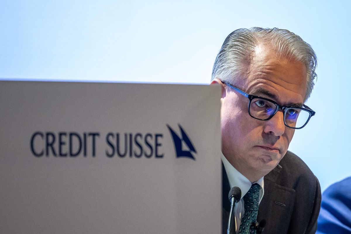 Strafe für Credit Suisse : Bundesrat streicht CS-Chefs Boni von über 50 ...