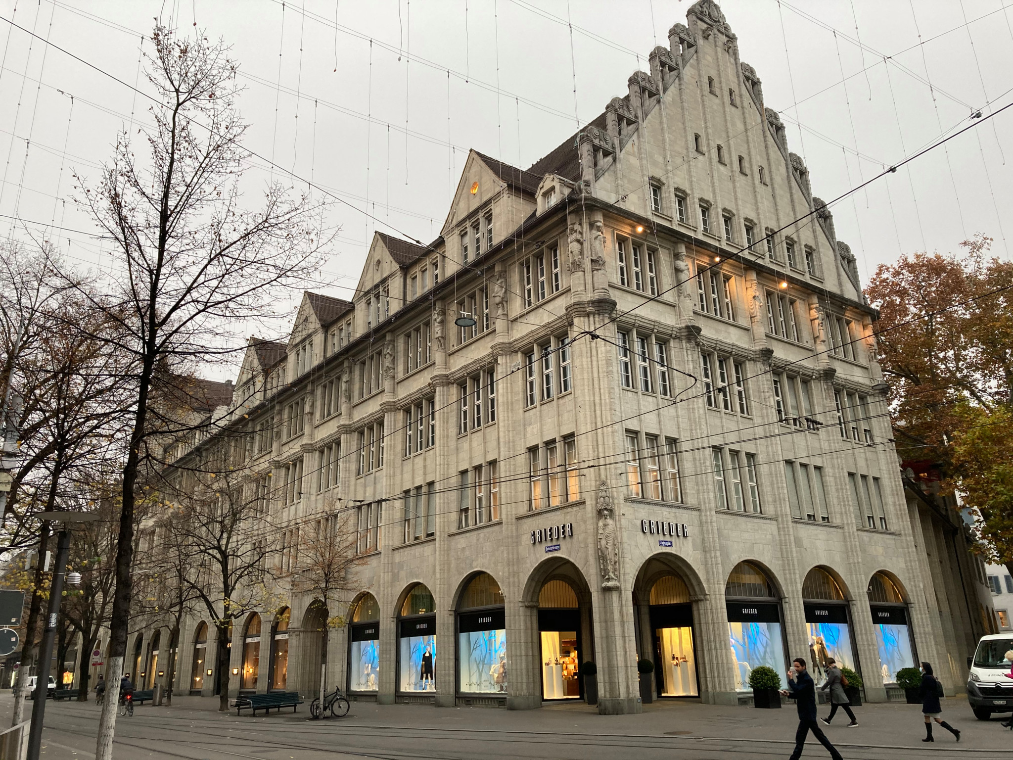 Zürich Bahnhofstrasse: Grieder zieht um und heisst neu Bongénie | Tages ...