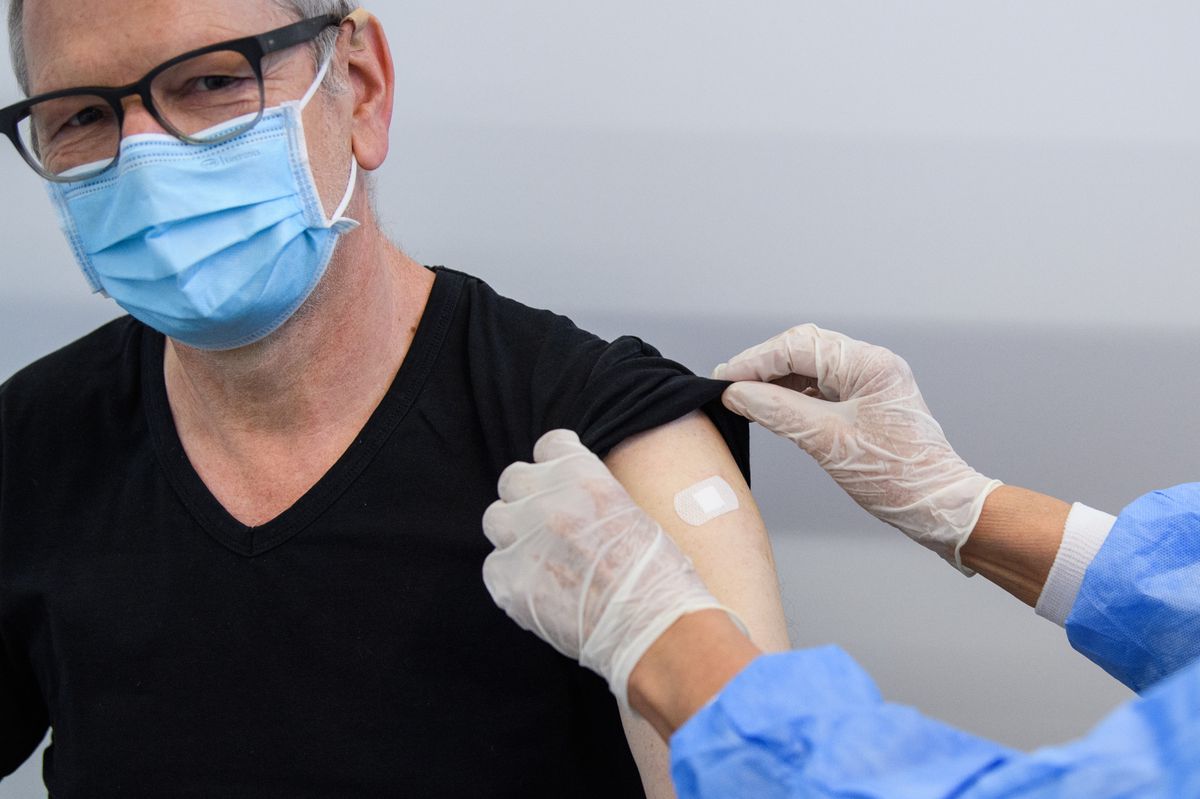 Nebenwirkungen der Covid-19-Impfung: Was der Kanton Bern für ...