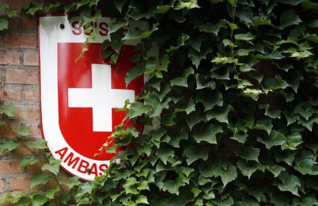 Economies – Le DFAE va fusionner ses activités consulaires et ...