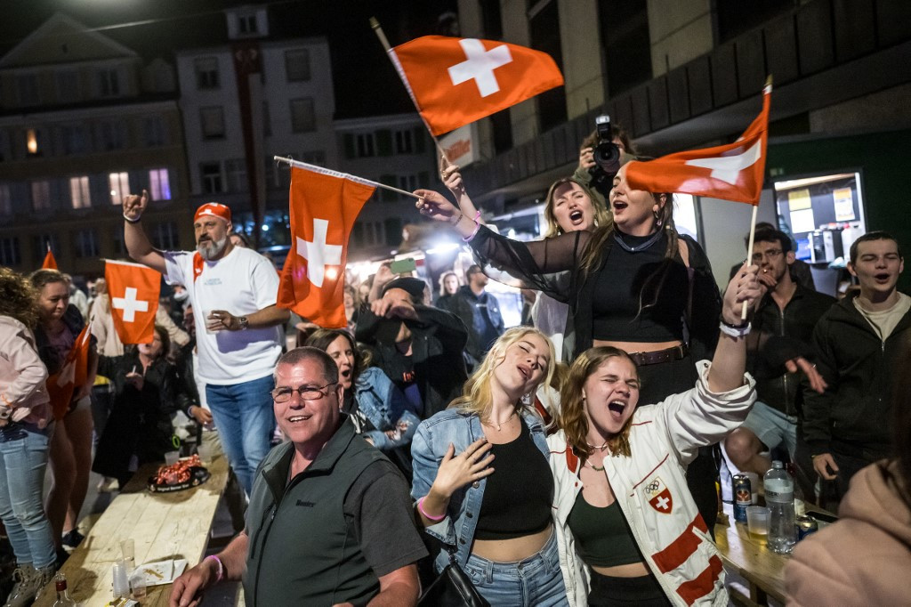 Schweiz gewinnt den ESC: Nemos Sieg in Bildern
