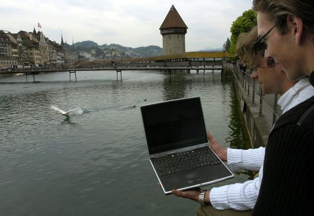 Recul – Un Suisse sur dix boude toujours internet | Tribune de Genève
