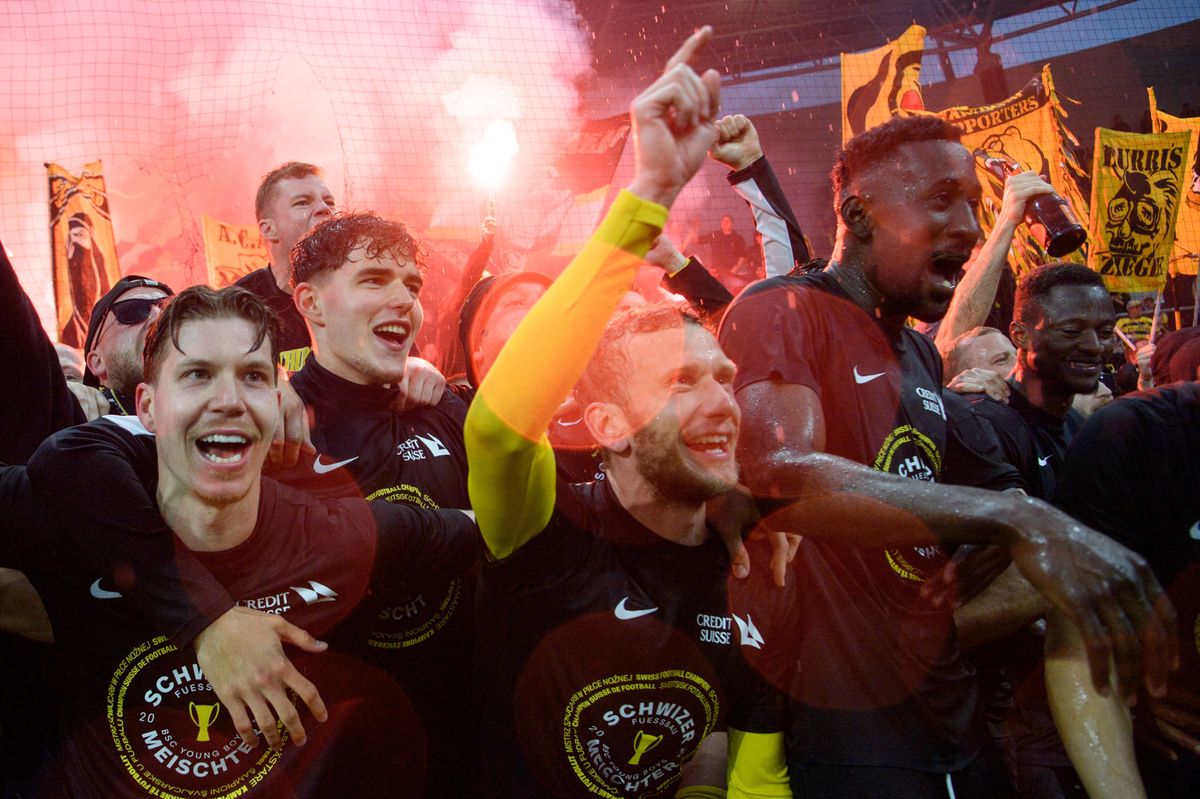 YB ist Meister: So feierte die Mannschaft mit den Fans im Wankdorf ...