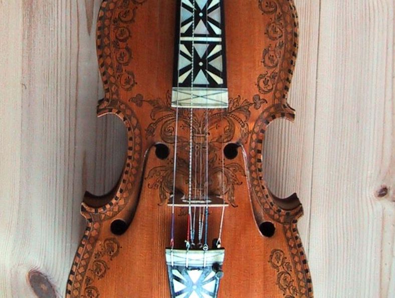 Instruments dingos: Violon Hardanger, lutherie déviante | Tribune de Genève
