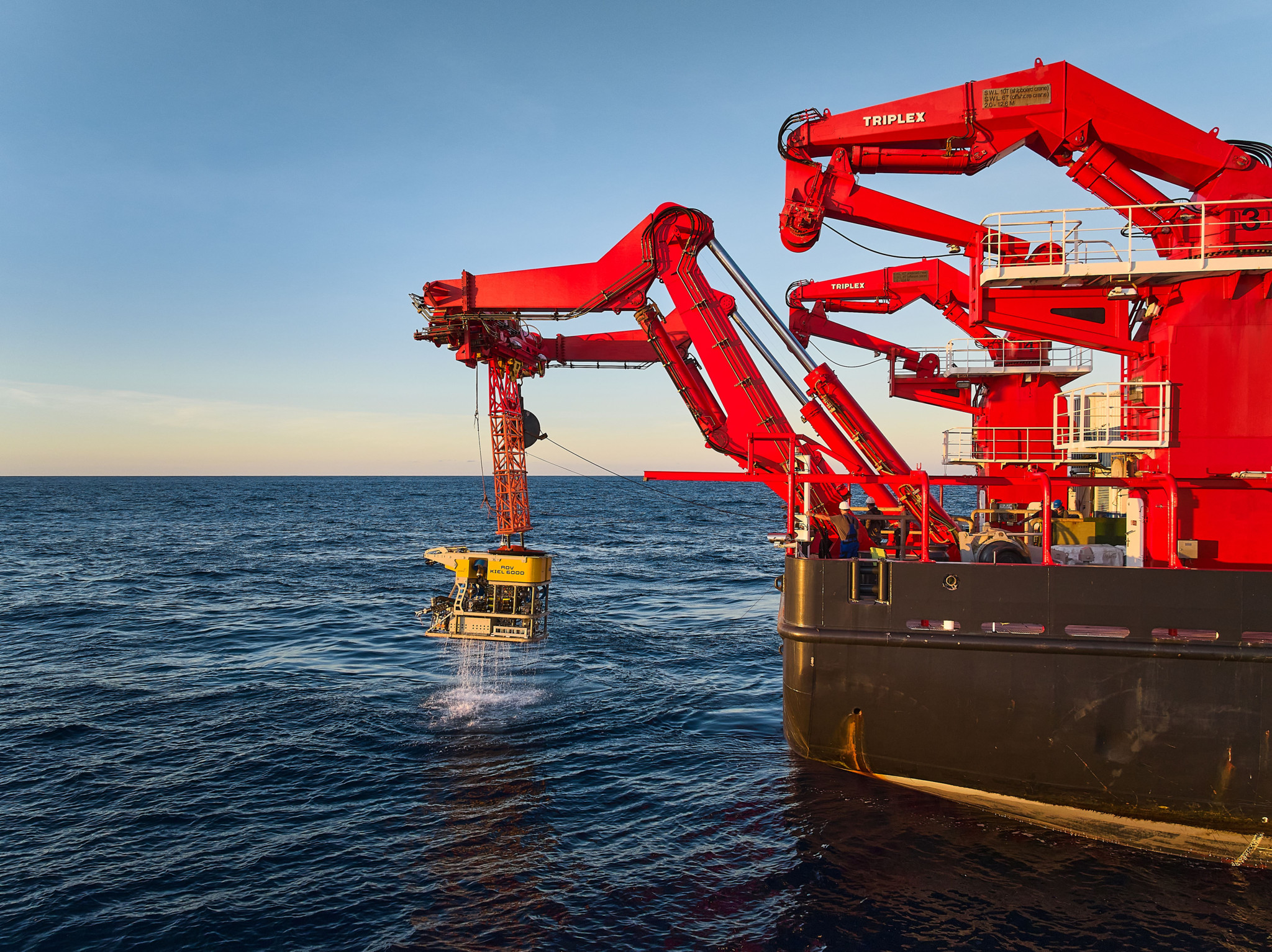Deep Sea Mining Like A Tank Raging On The Sea Floor deep-sea-mining-like-a-tank-raging-on-the-sea-floor