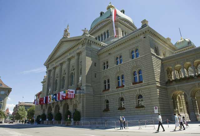 Le Palais fédéral ouvre ses portes au public pour le 1er Août | Tribune ...
