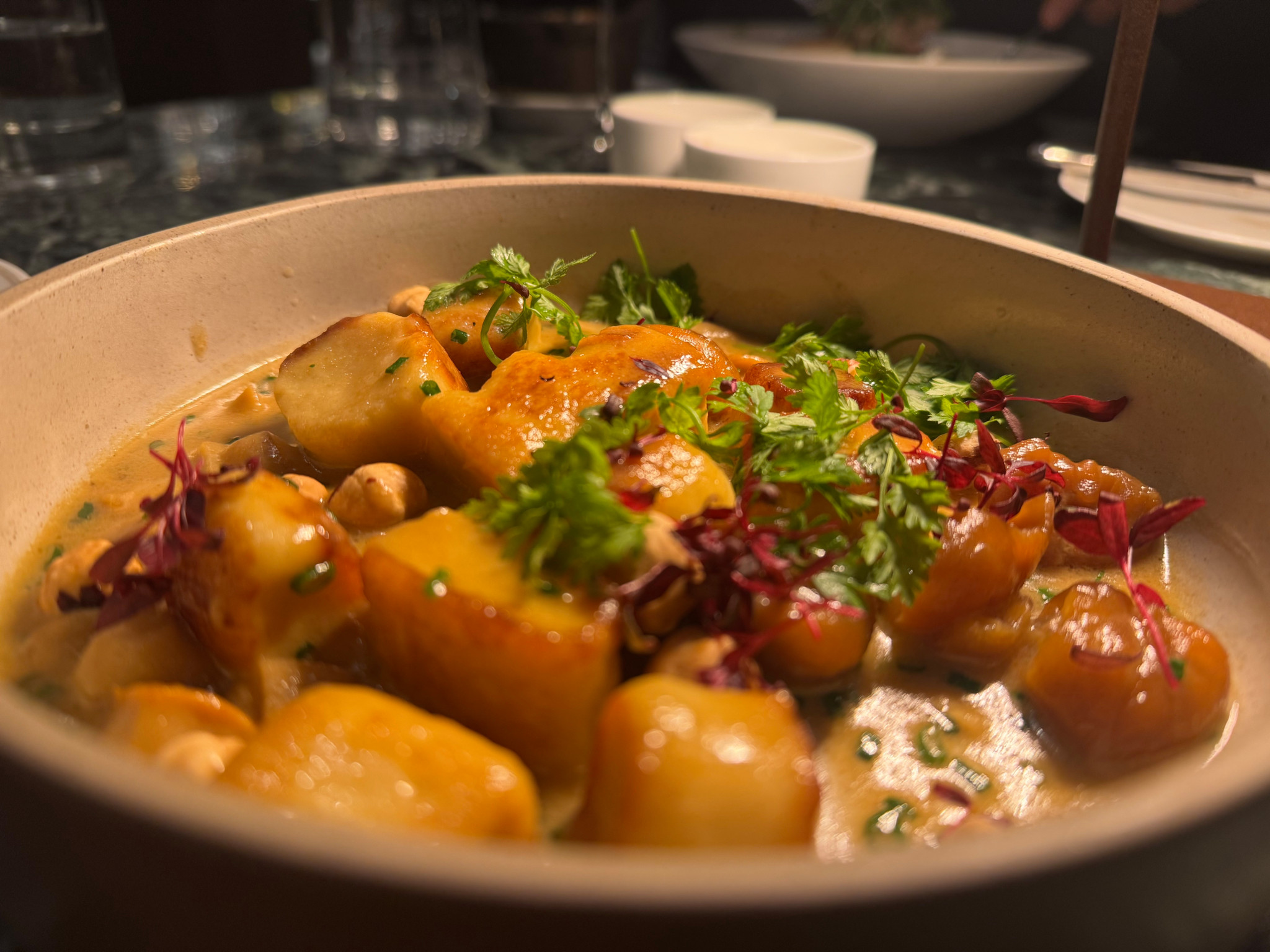 Casino Bern: Bill Stoos führt Modern Brasserie mit Finesse | Der Bund