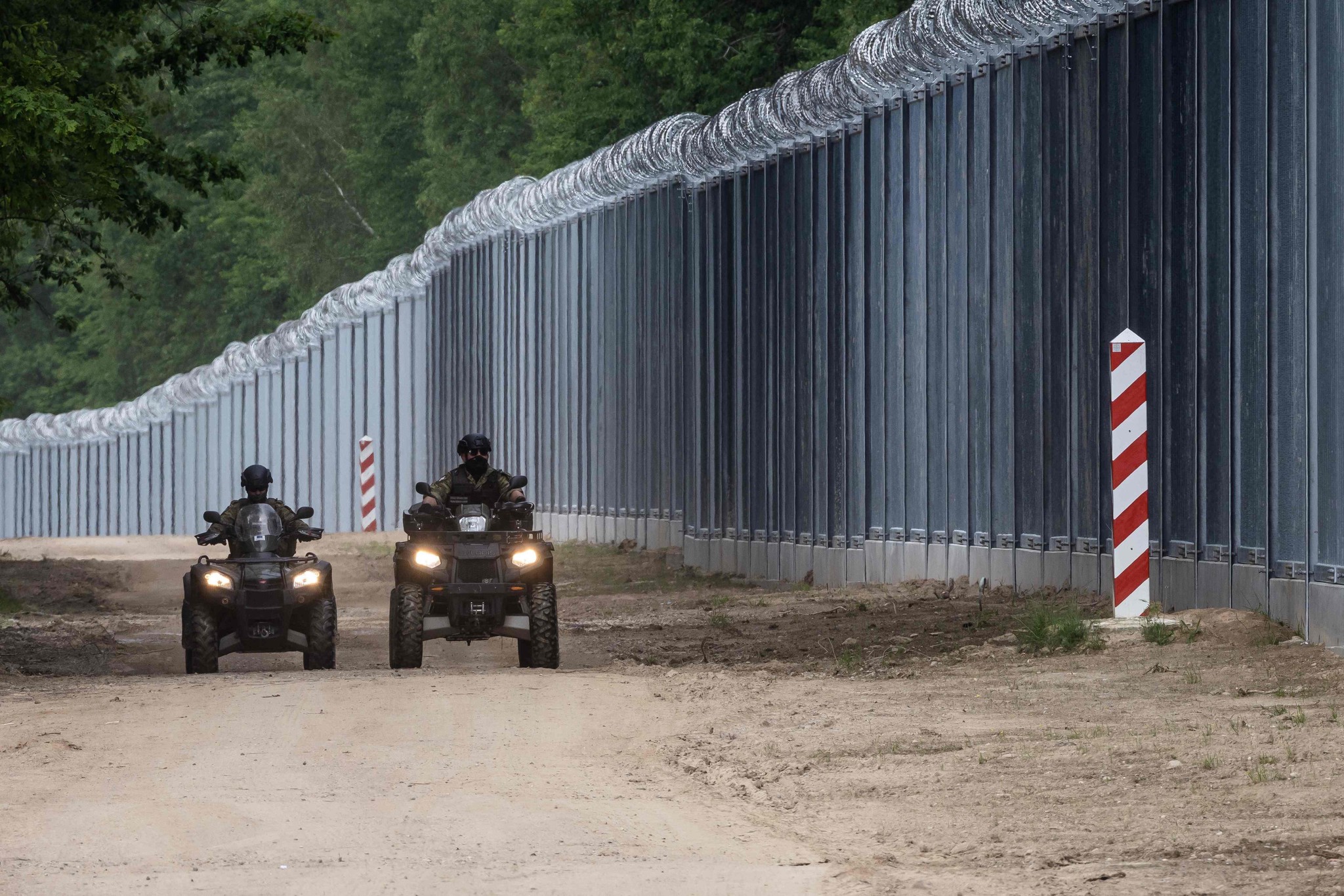 R fugi s La Pologne Finit La Construction De Son Mur La Fronti re R fugi s La Pologne Finit La Construction De Son Mur La Fronti re