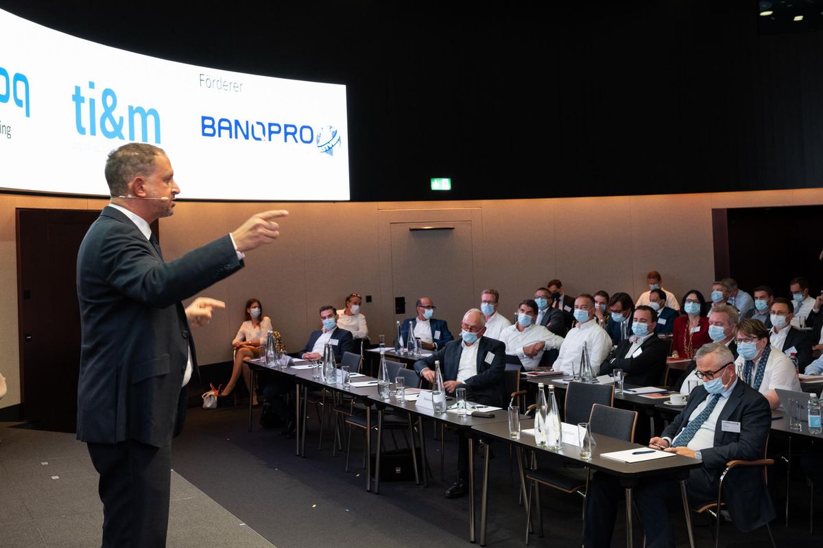 Julius-Bär-CEO: «Es ist wichtig, dass wir relevant bleiben» | Finanz ...