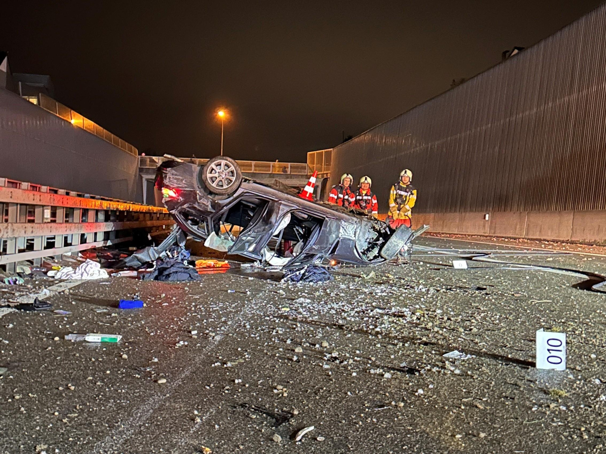 Crash in Bülach, Kanton Zürich: Drei Verletzte und drei Festnahmen nach ...