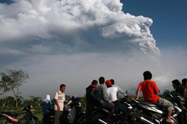 Vulkan Merapi spuckt erneut Lava und Asche aus | Tages-Anzeiger