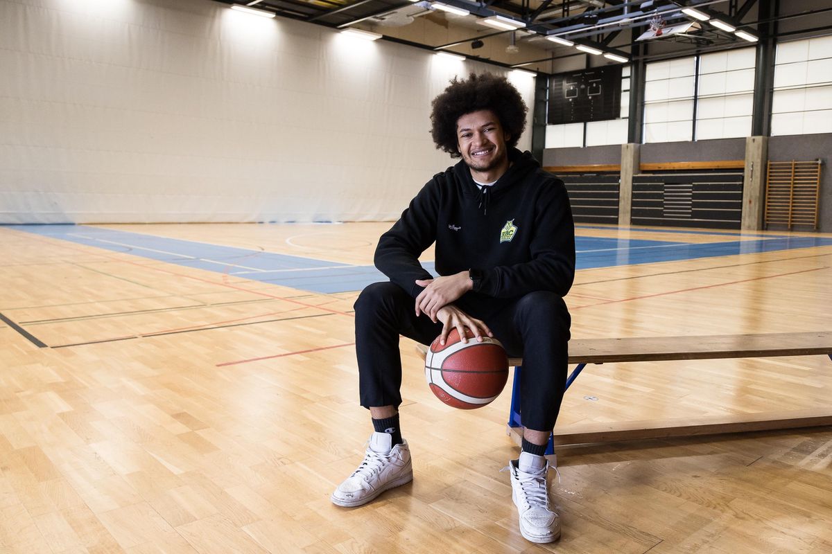 Basketball-Nationalspieler aus Meilen: Ryan Muhr ist jetzt ein bisschen ...