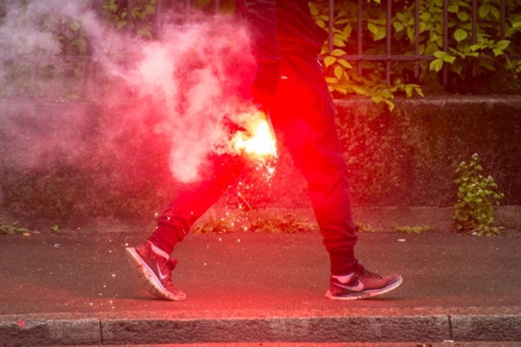Pyro explodierte in der Hand | Der Bund