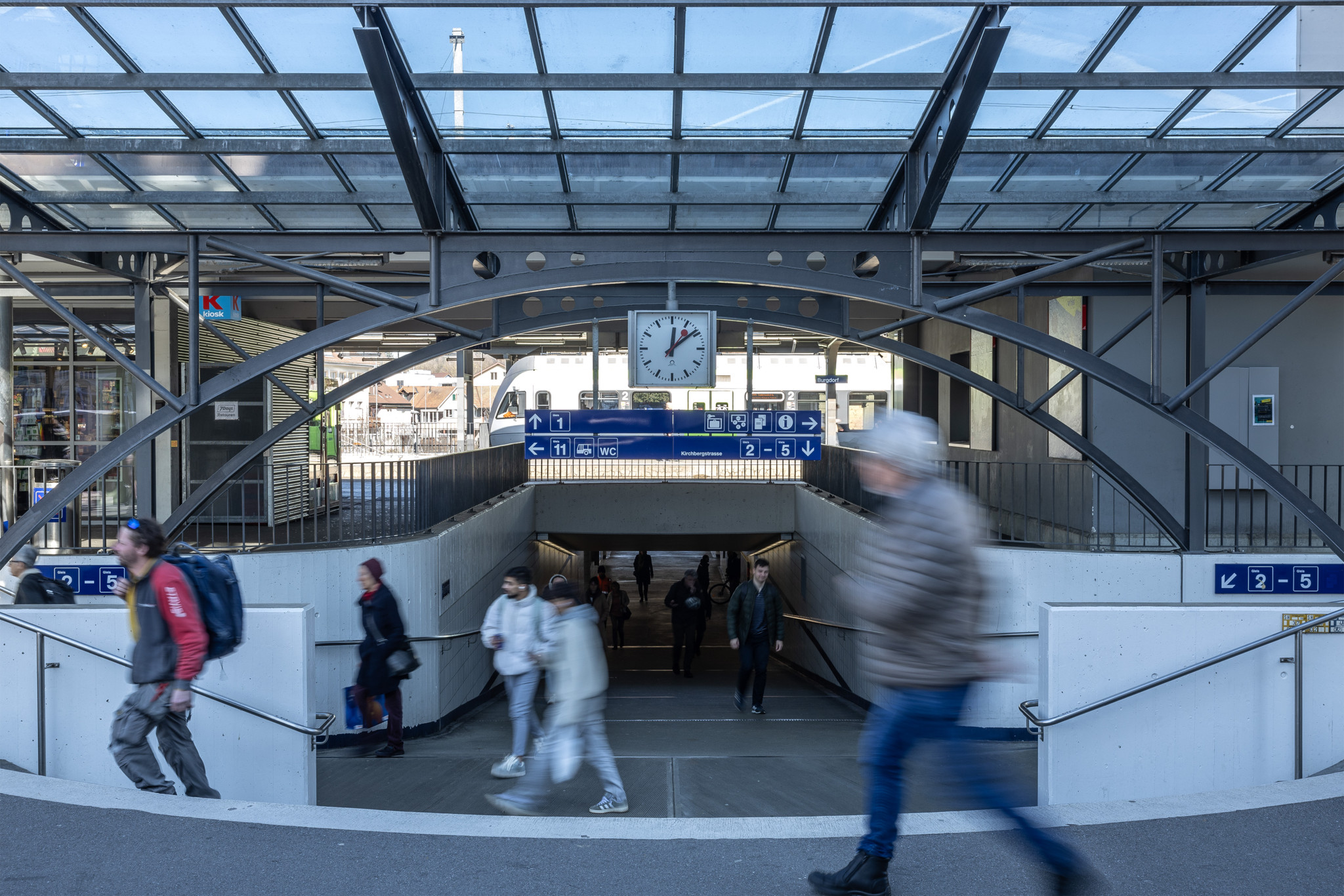 Burgdorf: Mann stirbt nach Kollision mit Zug am Bahnhof