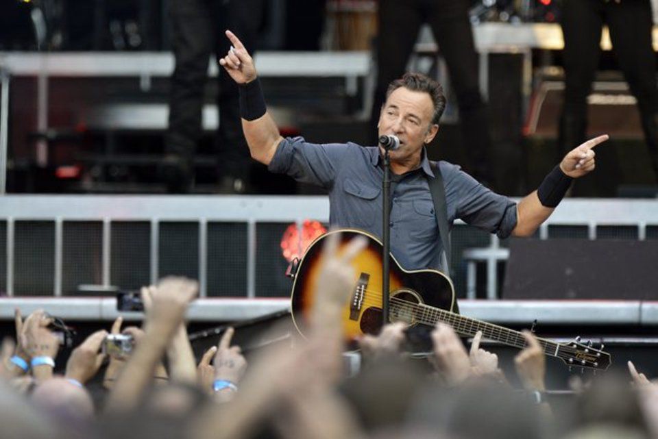 Concert – Bruce Springsteen a mis le feu au Stade de Genève | 24 heures