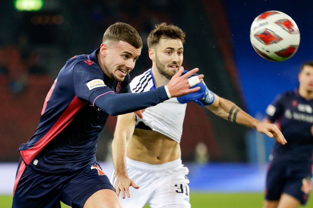 Zwei neue Angreifer für den FC Basel: Der FC Basel holt Barry und ...