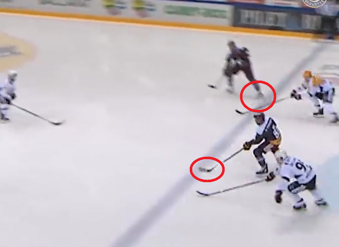 Hockey sur glace: Un hors-jeu (?) qui a fait parler - Le Matin