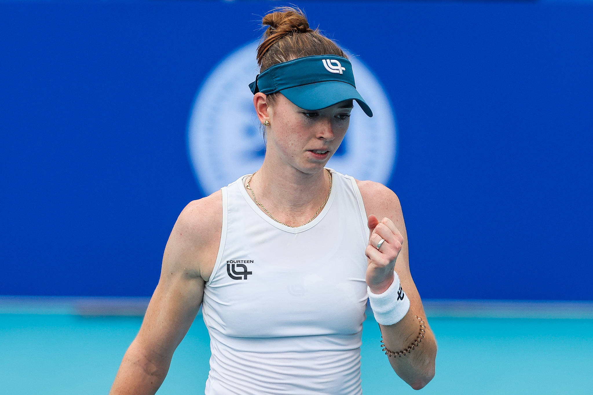 Simona Waltert: Auftaktsieg in Abu Dhabi nach 2:44 Stunden
