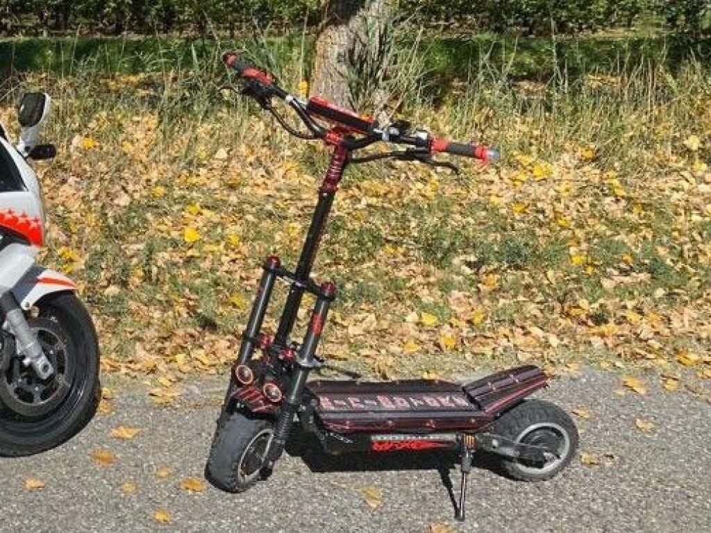 Test auf der Prüfrolle: Walliser Polizei beschlagnahmt Elektro ...