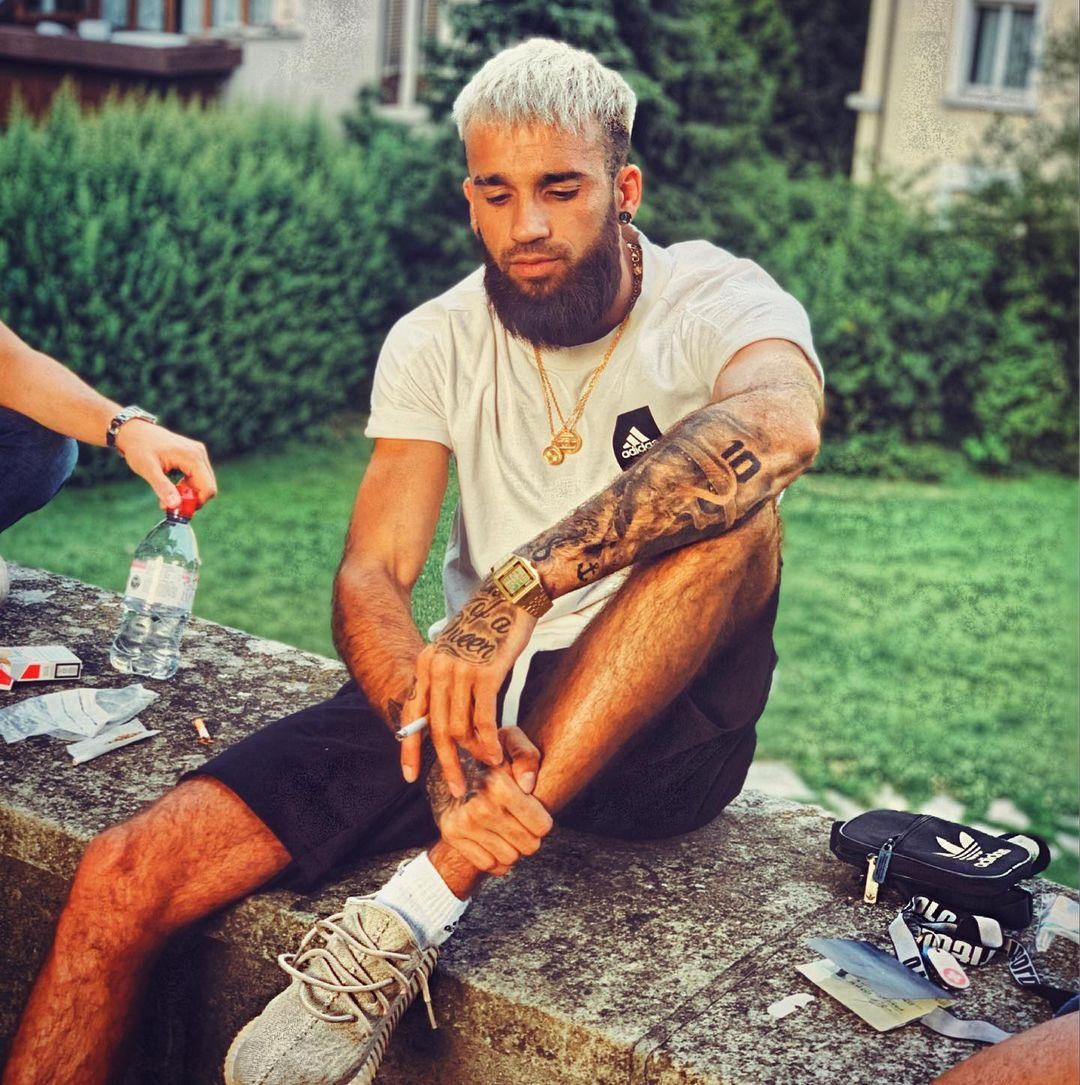 «Auf weitere Jahre mit dir»: Elena Miras zeigt sich verliebt mit Rapper ...