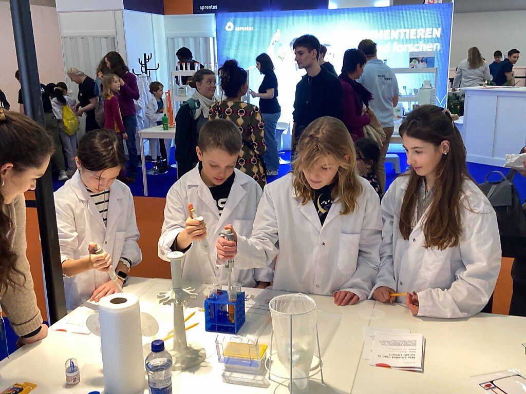 Mint-Messe in Basel: Tausende Jugendliche experimentierten an der «tun ...