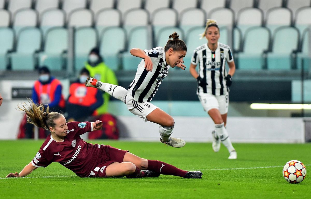 Football féminin – La marche était définitivement trop haute pour ...