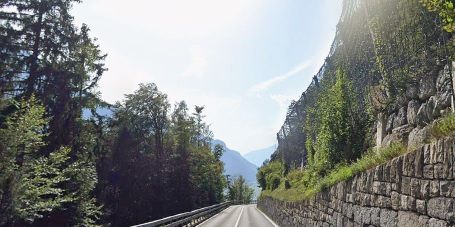 Brünigpass: Unfall mit zwei Autos und zwei Motorrädern