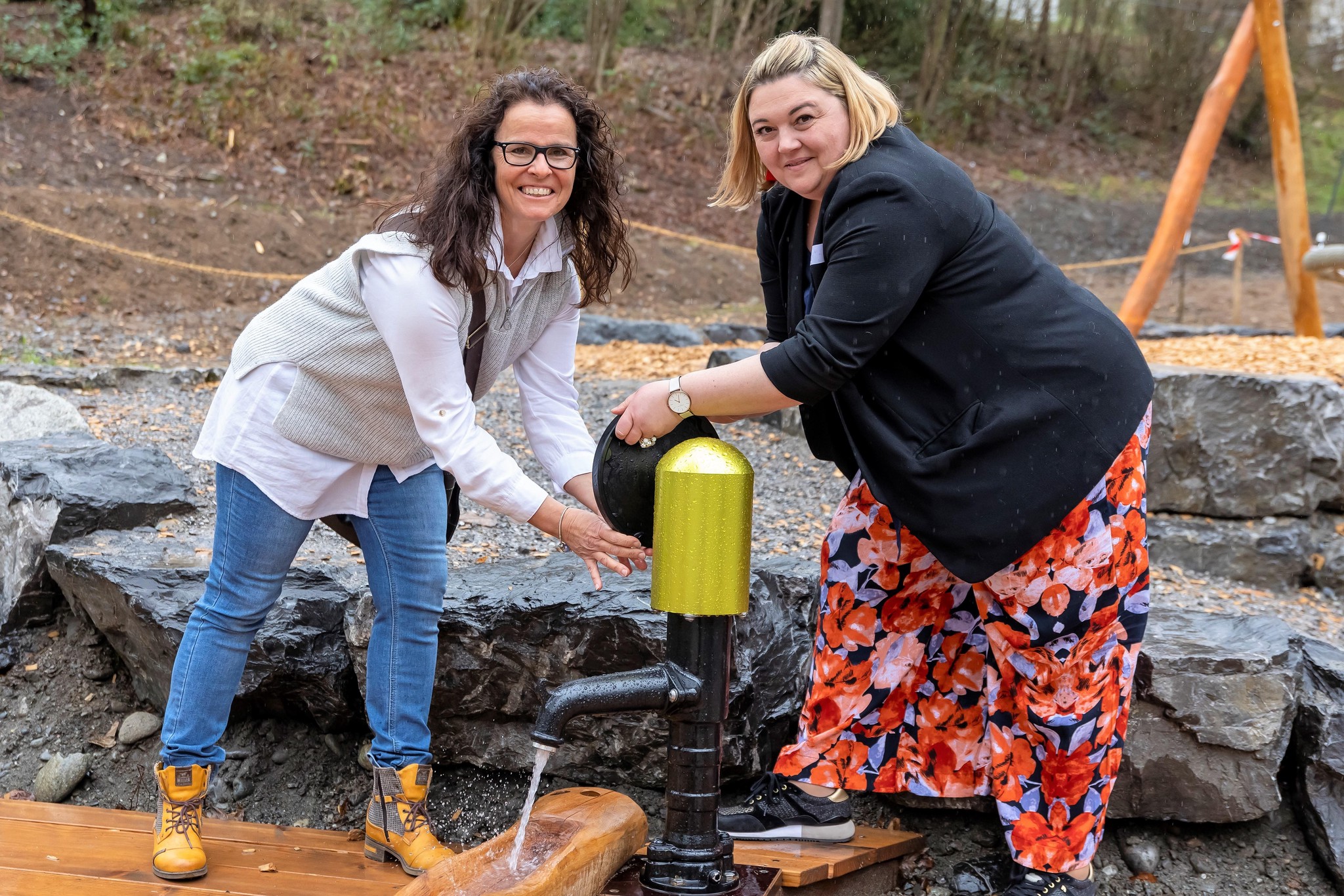 Schule Ringgenberg – Neuer Spielplatz ist eingeweiht | Berner Zeitung