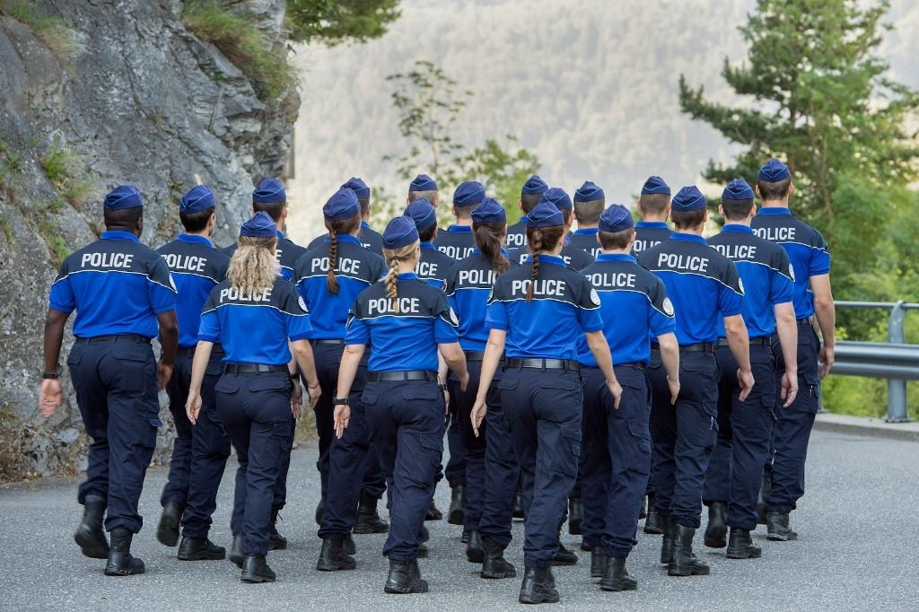 Lausanne doit étudier la formation de ses policiers | 24 heures