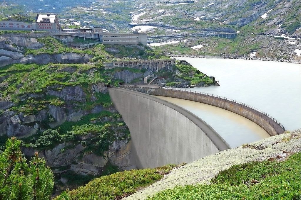 Die doppelte Staumauer am Grimselsee | Berner Zeitung