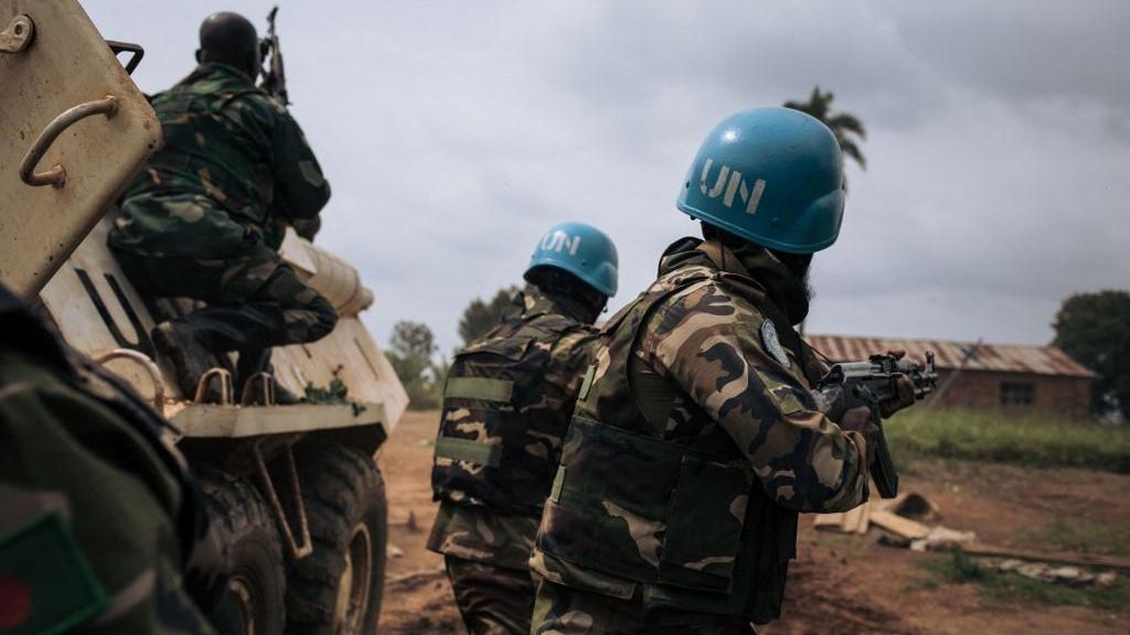 «Incident grave» en RDC: Des Casques bleus ouvrent le feu à un poste-frontière, deux morts - L ...