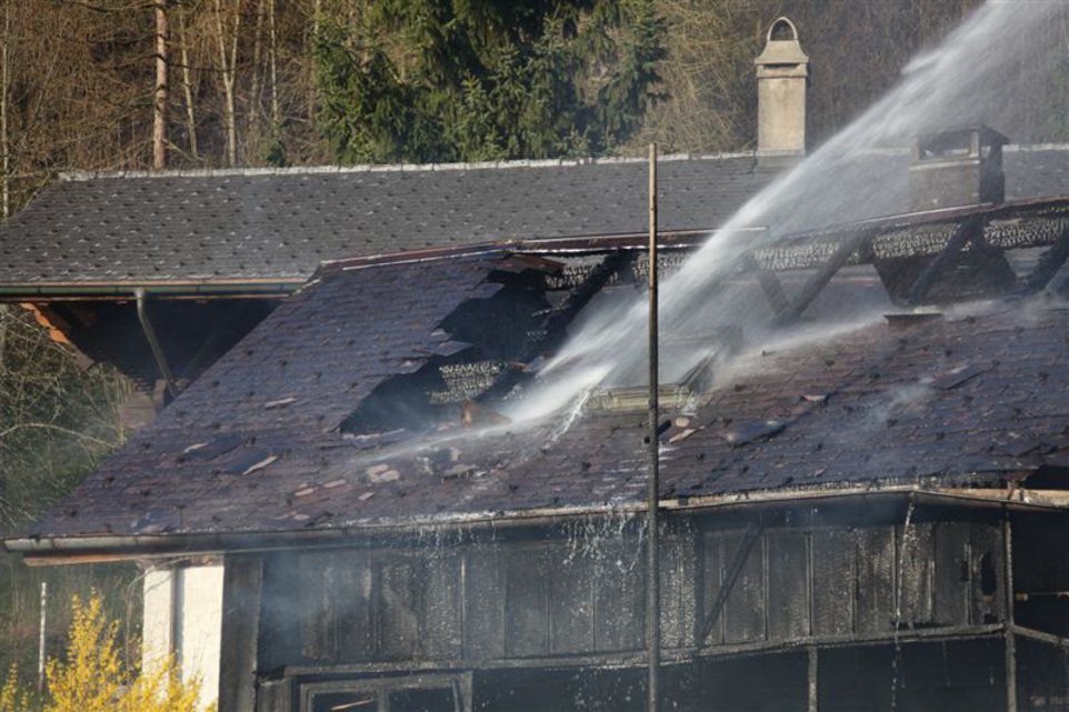 Brand in unbewohntem Zweifamilienhaus - die Bilder | Berner Zeitung