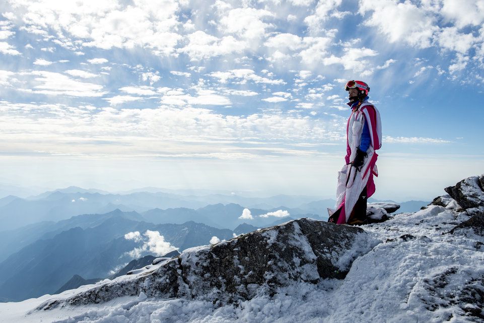 Wingsuit: Le vol de Géraldine Fasnacht en images - Le Matin