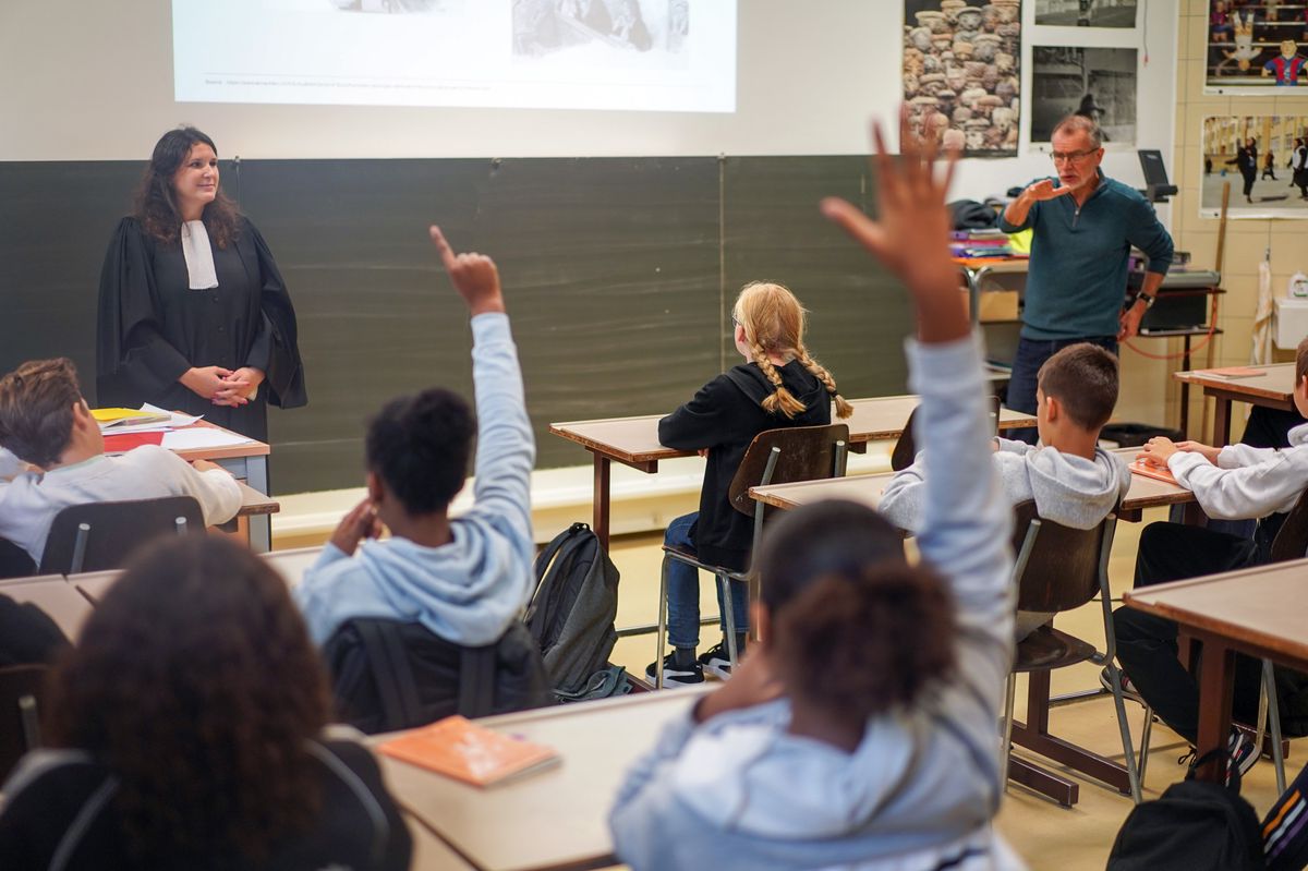 Justice à l’école: Des élèves du cycle d’orientation participent à un ...