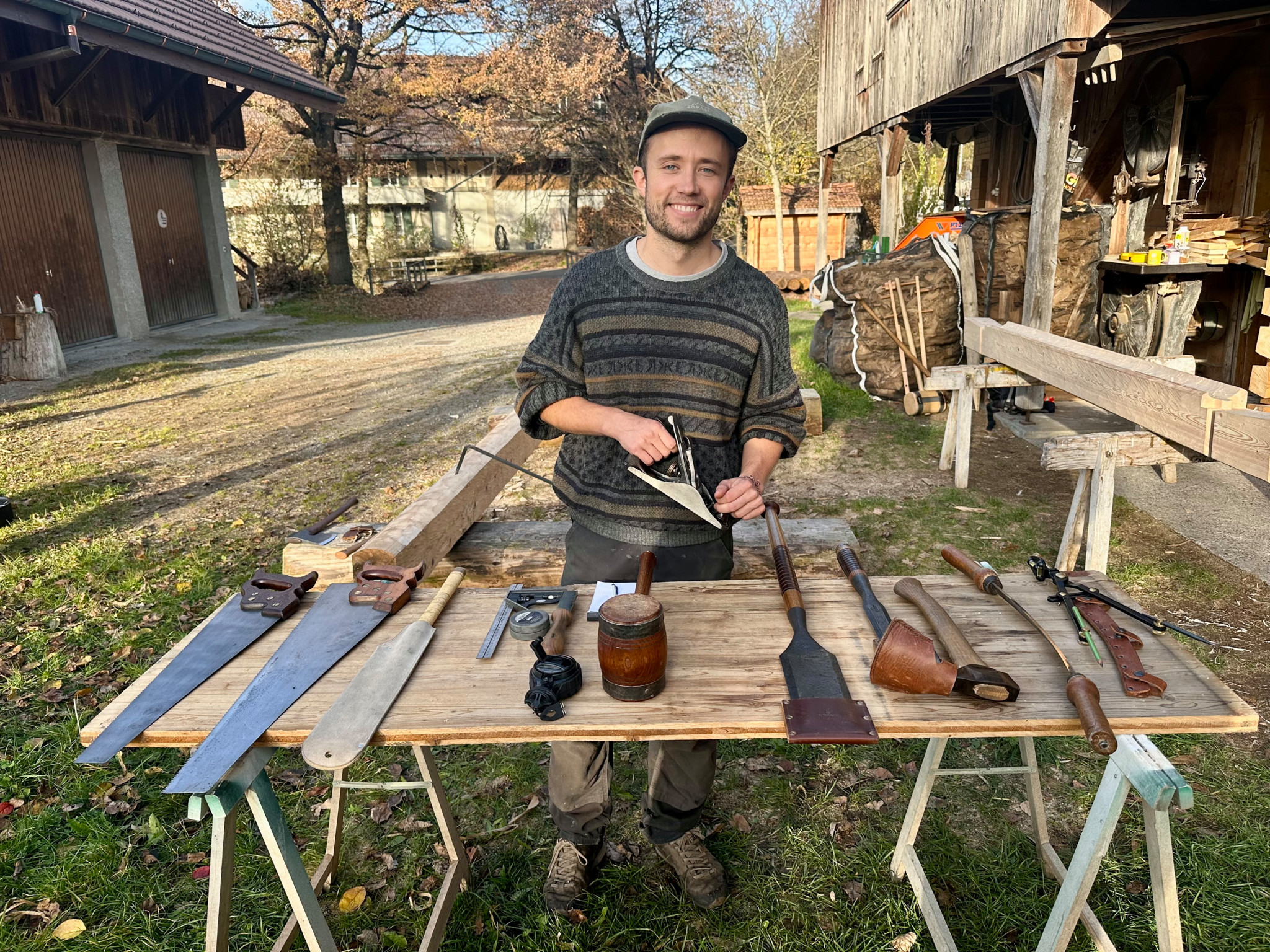Steffisburg: Zimmermann Jonathan Wyss baut Blockhaus von Hand