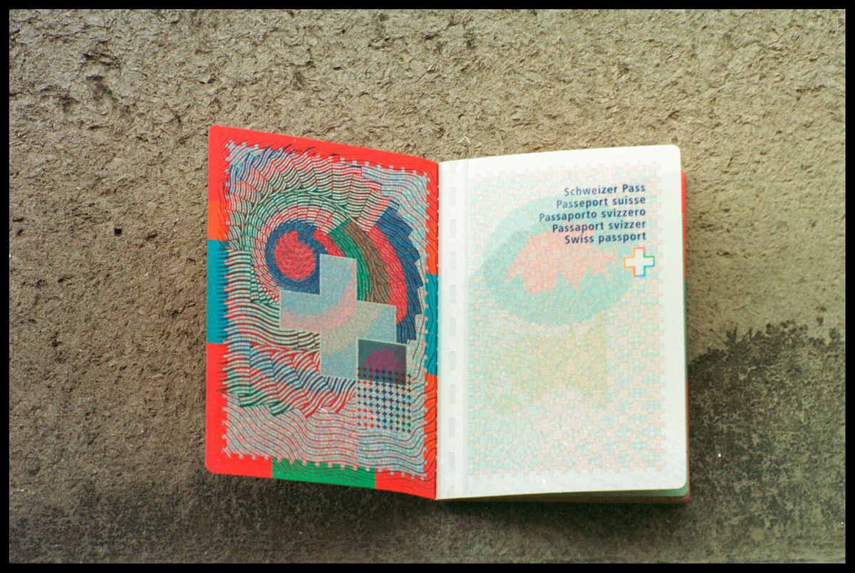 Roger Pfund, l’illustrateur du passeport suisse, est décédé | Tribune ...