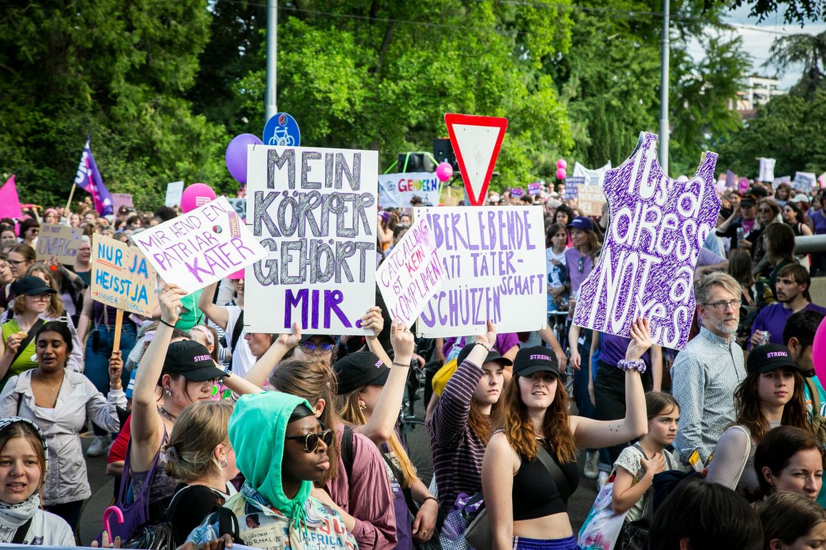 Feministischer Streik 2024: Tausende demonstrieren in Basel | Basler ...