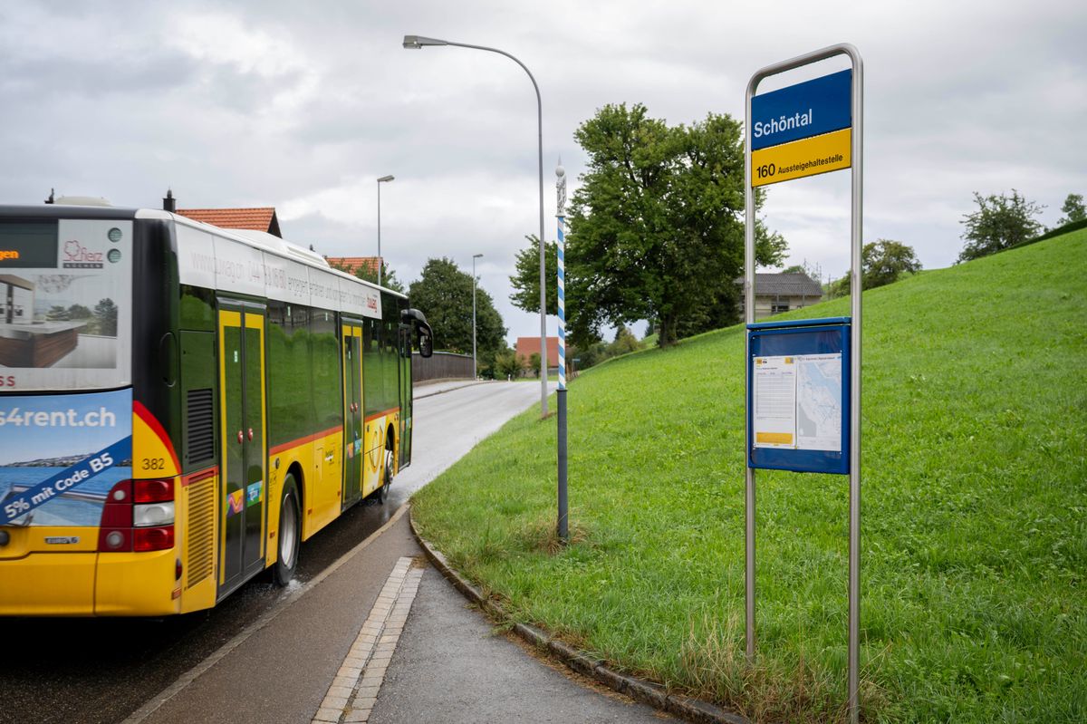 Kolumne «Dorfgeflüster»: Warum das Postauto hier nur einmal in der ...