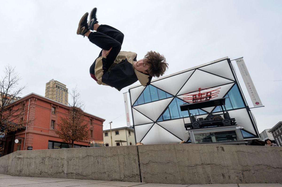 Parkour: Dorian Charnaud saute sur les toits et brille sur Instagram ...