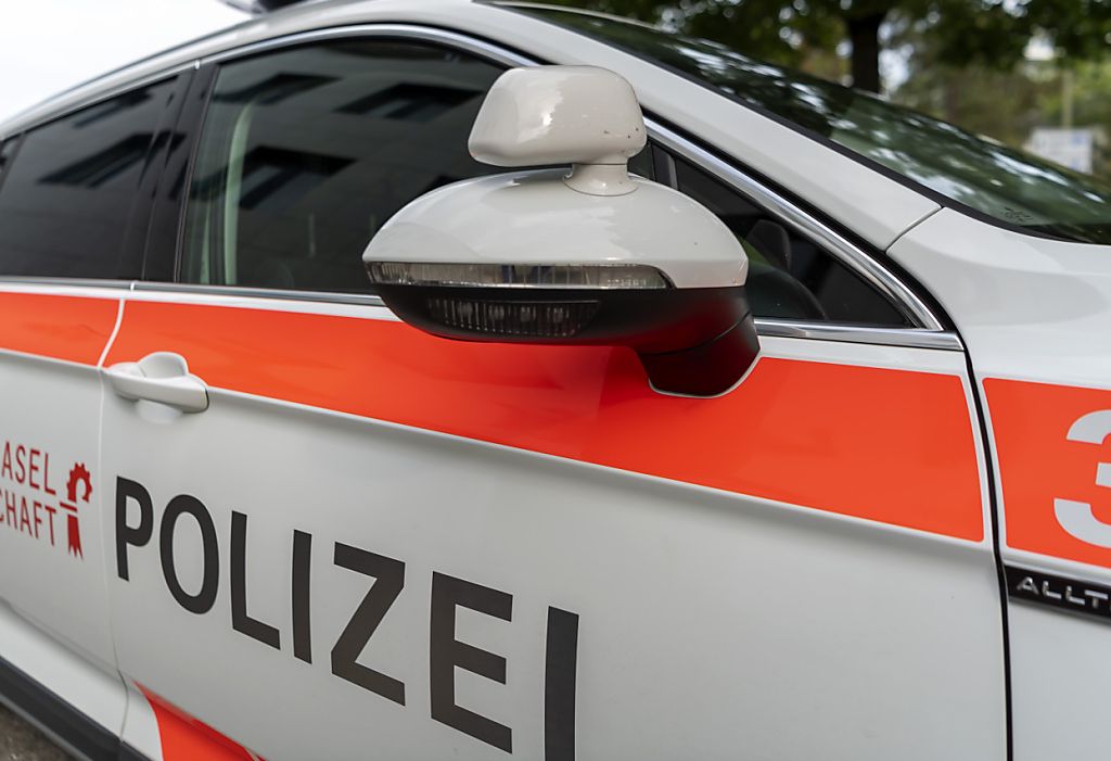 Überfall auf Rentnerin in Muttenz: Polizei fahndet nach Tätern | Basler ...