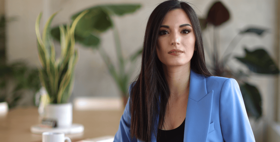 Spielerberaterin Angela Rullo: Ein Ferrari und viel Geld? Da winkt sie ...