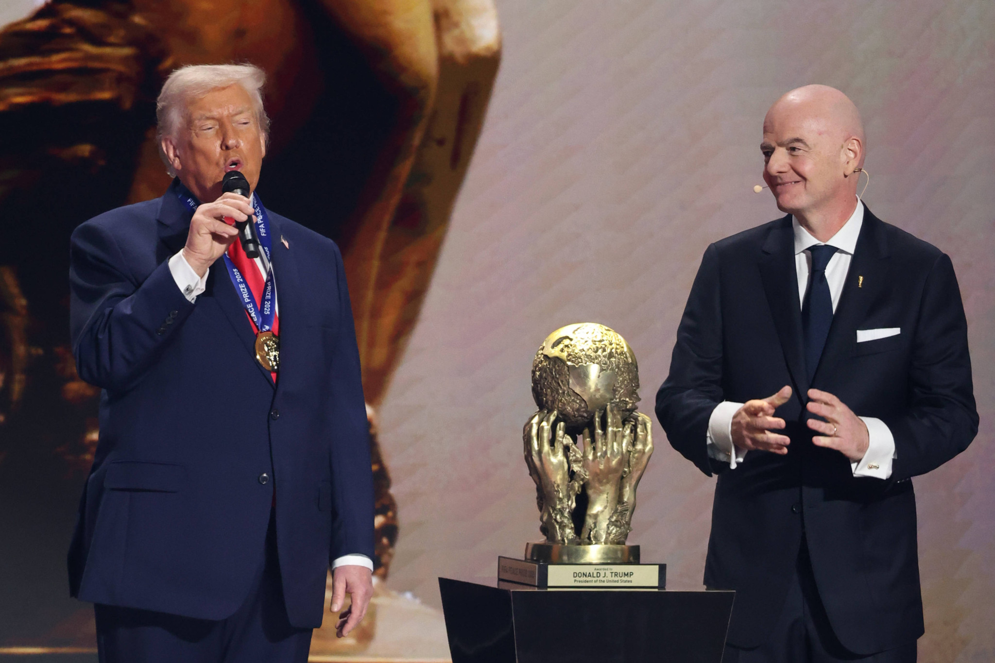 Trump erhält Fifa-Friedenspreis von Infantino: Die Details