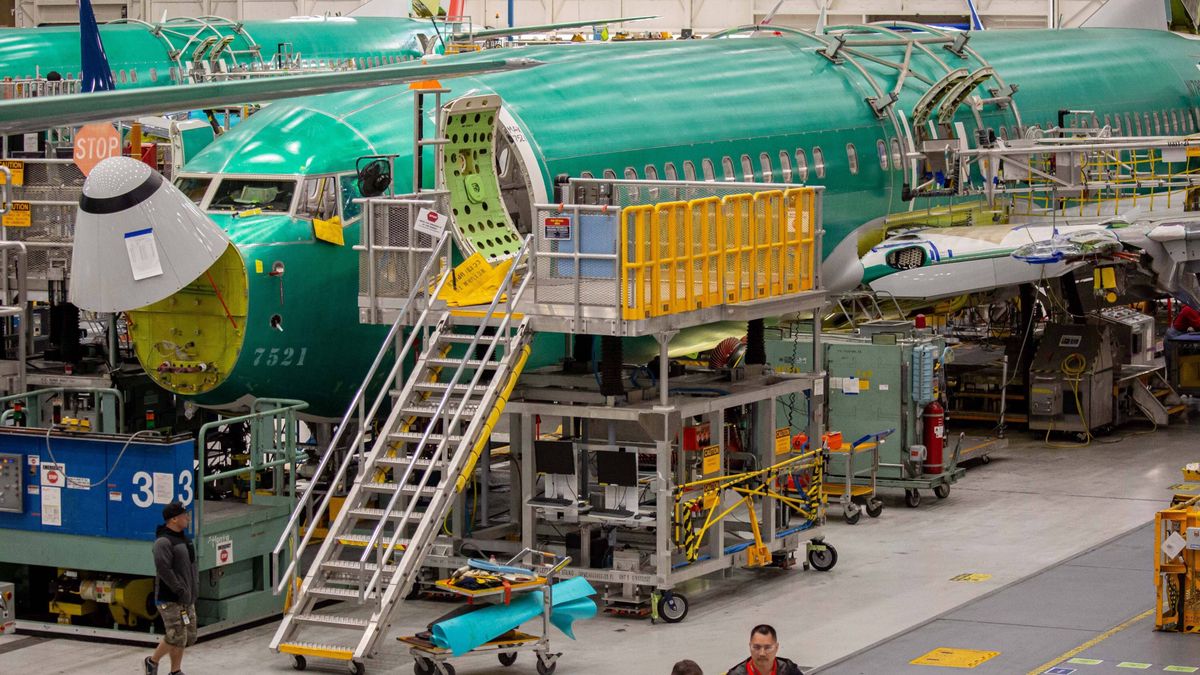 Boeing 737 MAX Trouble: Loose Screw and Missing Nut- Worldwide ...